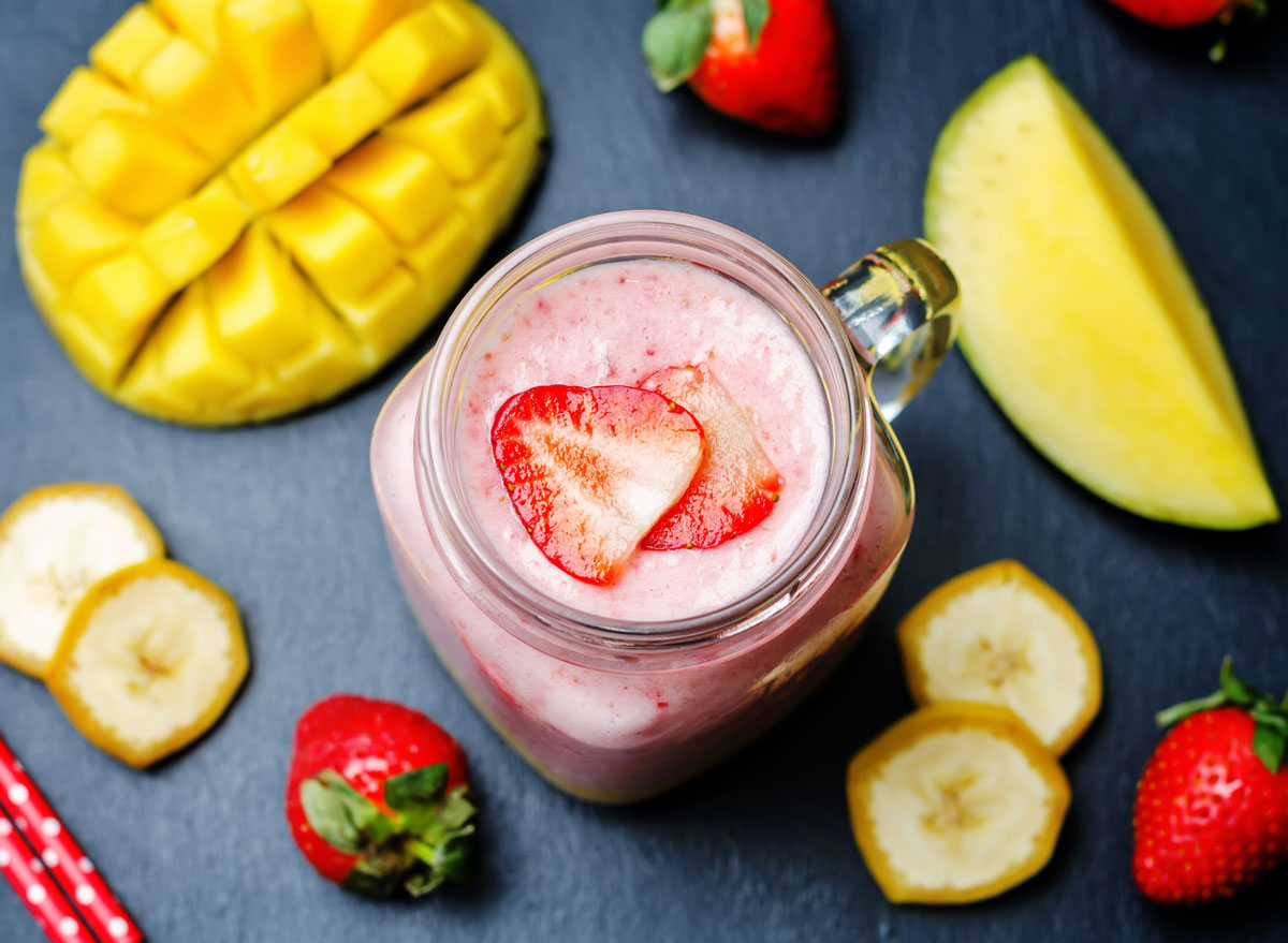 7 Side Effects Drinking Too Many Smoothies, According to Dietitians ...
