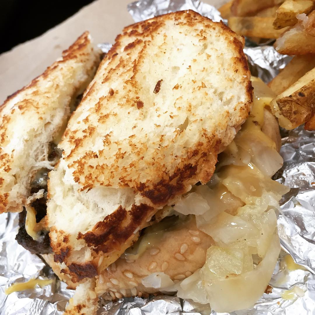 5 Chain Restaurants for the Best Patty Melt, According to Chefs