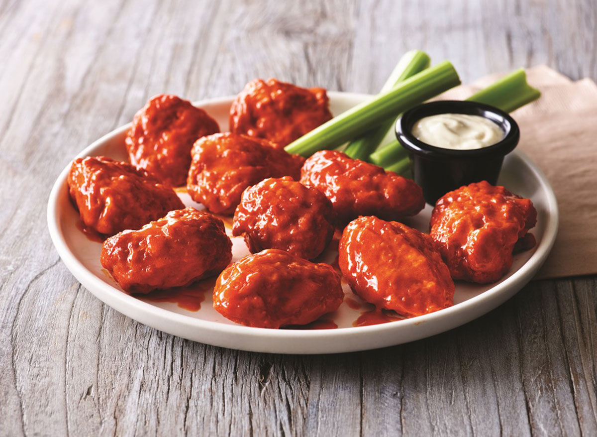 10 Restaurant Chains That Serve the Best Boneless Wings