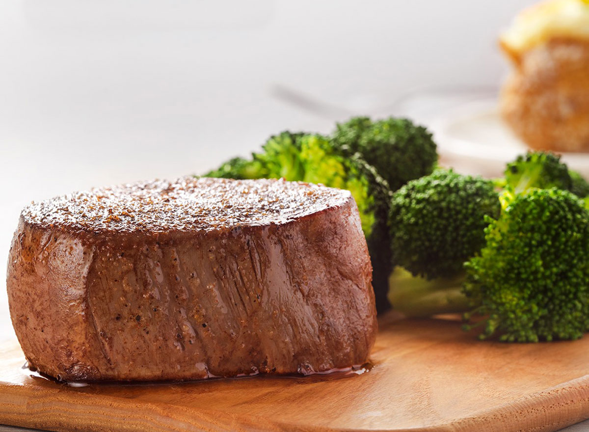 7 Outback Steakhouse Steaks Fans Say Are the Best on the Menu