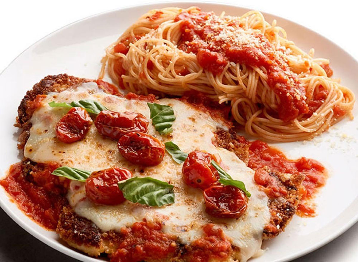 8 Restaurant Chains That Serve The Best Chicken Parmesan