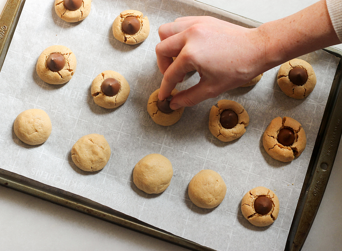 The Easiest Peanut Butter Blossoms Cookie Recipe — Eat This Not That