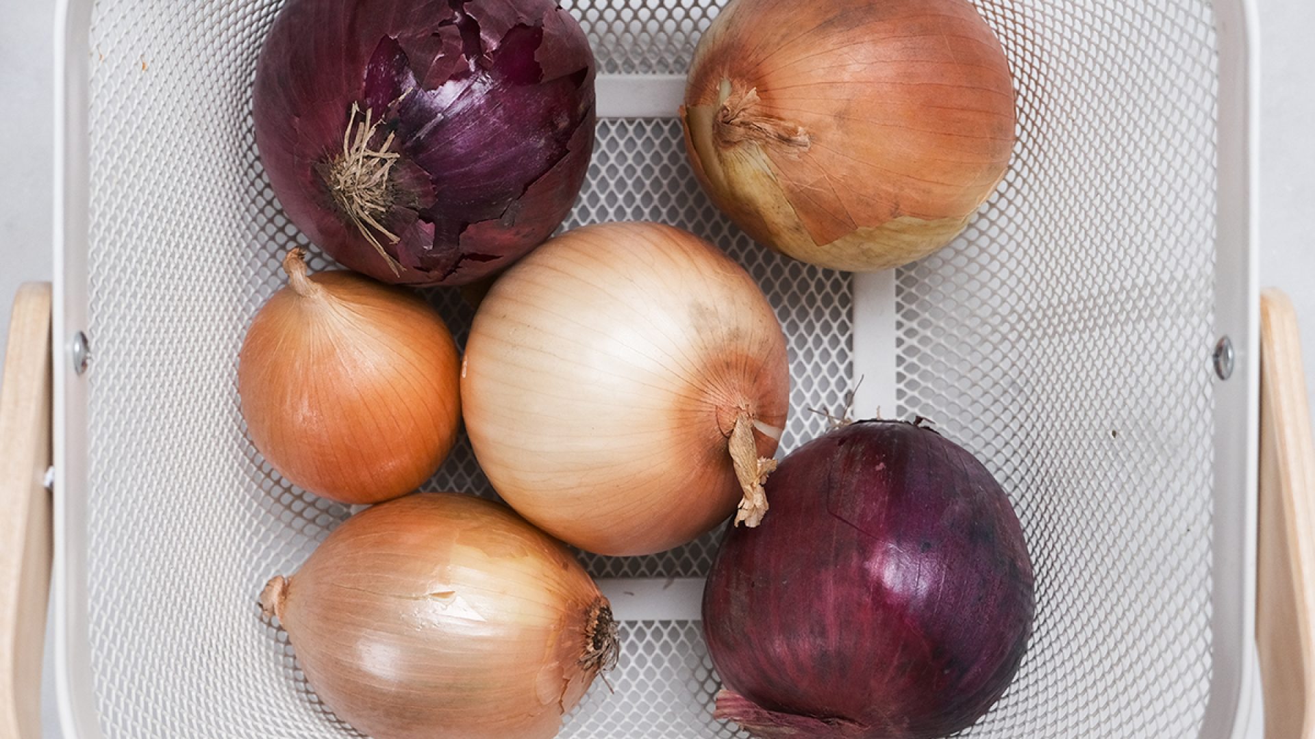 Here's How to Store Onions, Both Uncut and Cut - Eat This Not That