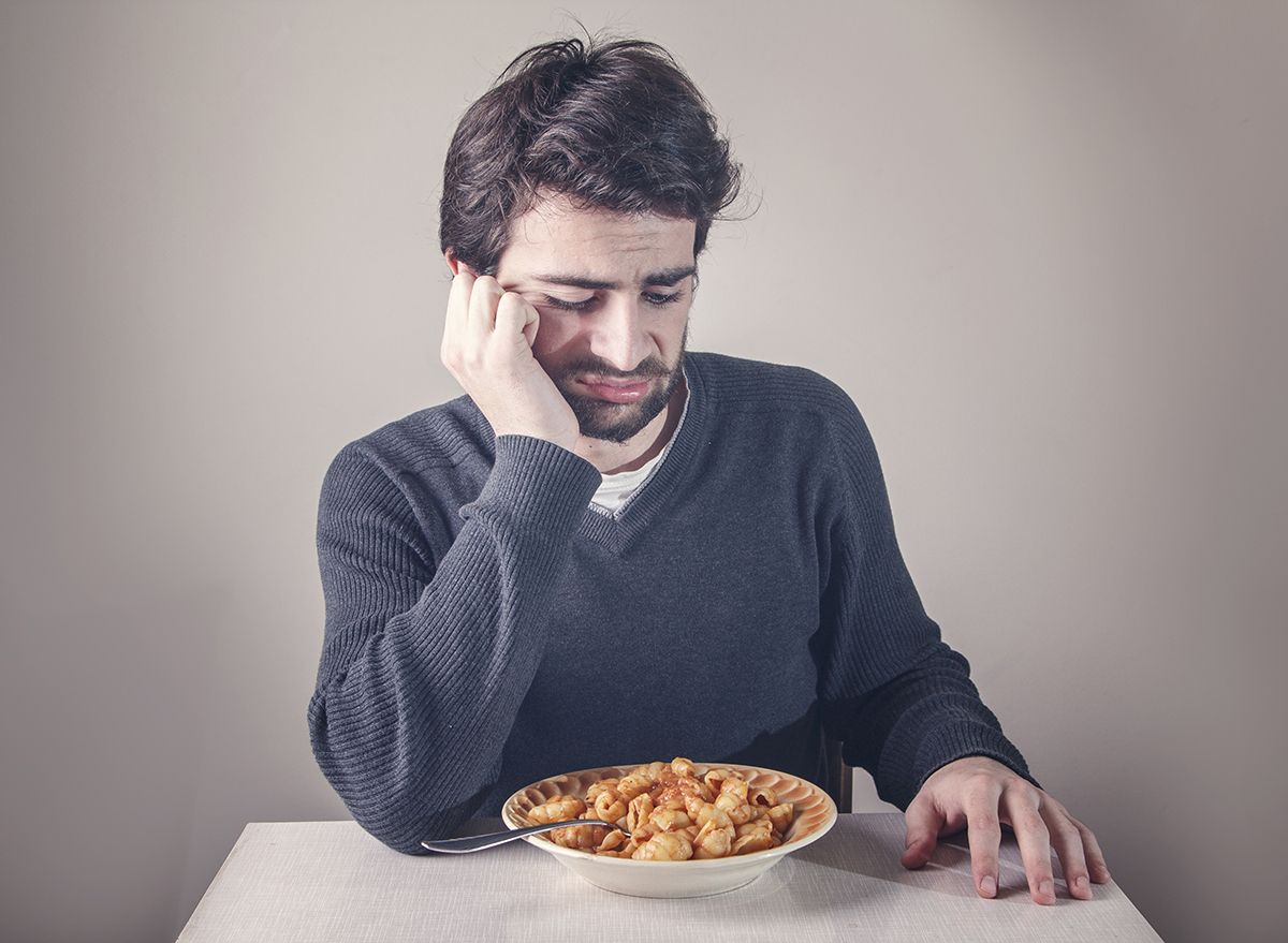 6 Habits That May Be Considered Disordered Eating, Say Dietitians