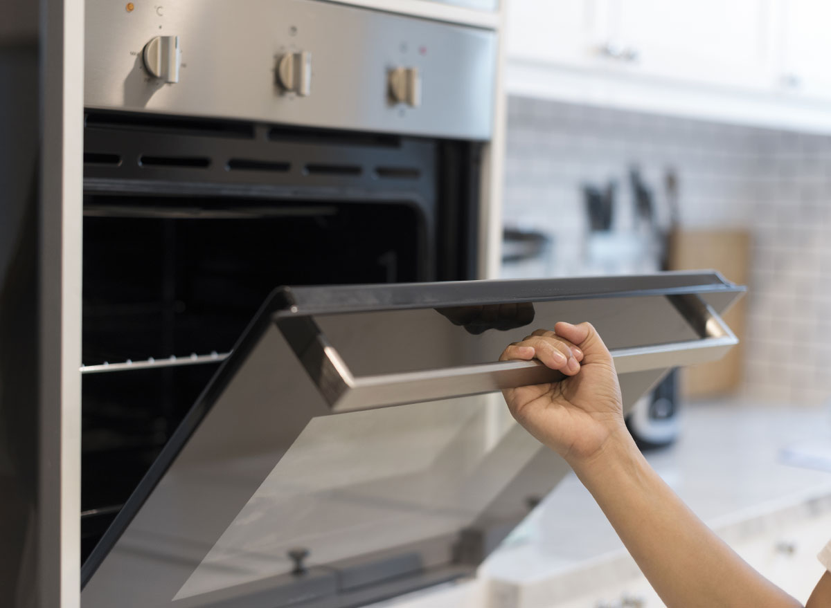 9 Cake Baking Tips Pastry Chefs Learned in Culinary School