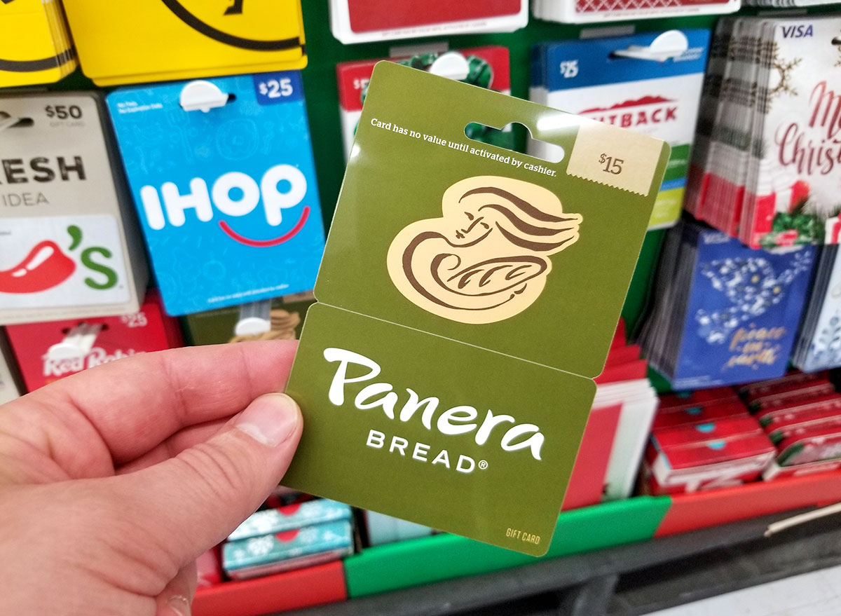 9 Restaurant Chains With the Best Holiday Gift Card Deals
