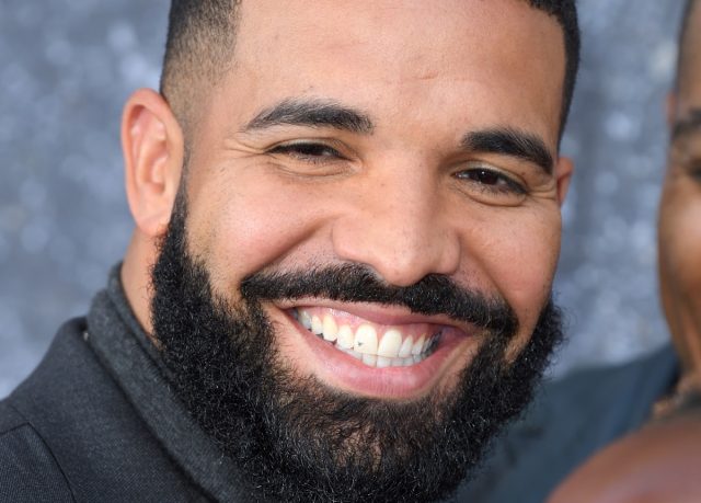 Drake Showcases Chiseled Six-Pack at the Gym — Eat This Not That
