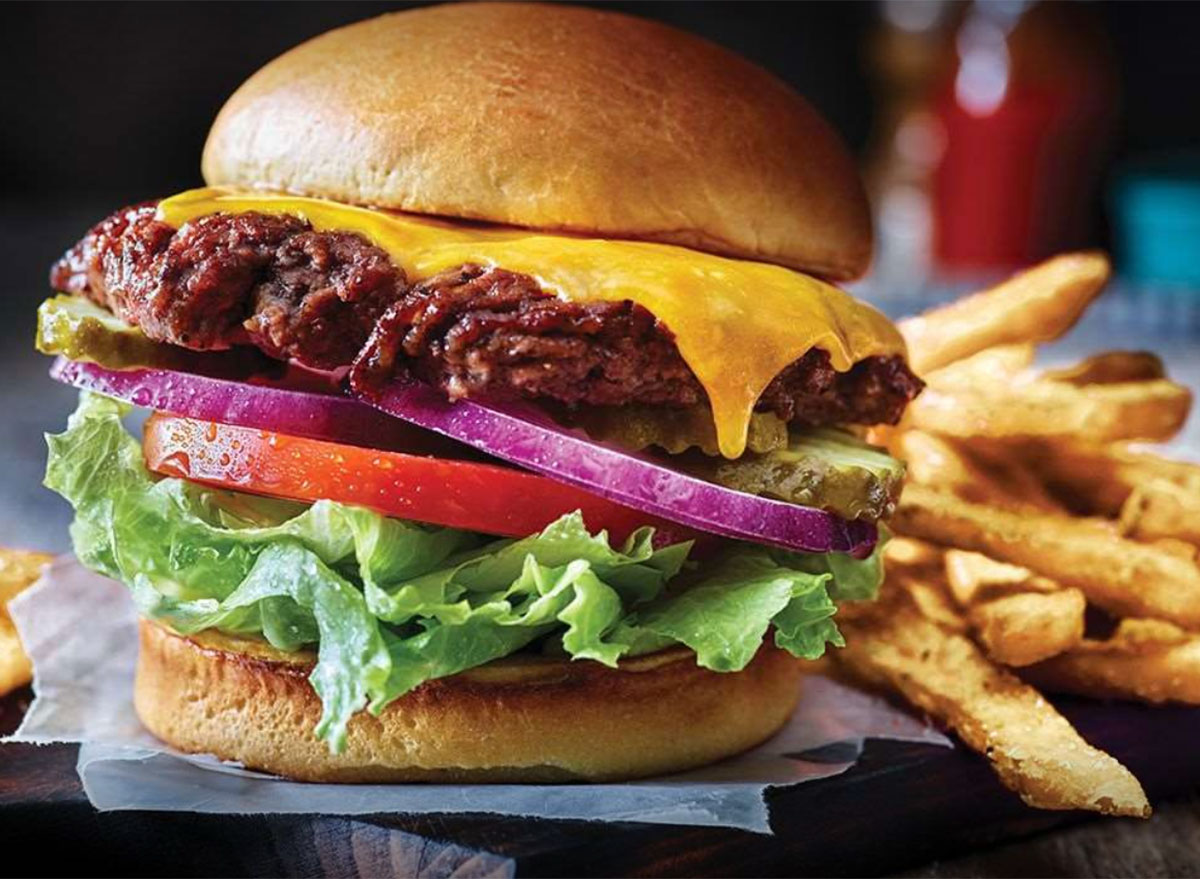 10 Restaurant Chains with the Best Classic Cheeseburgers