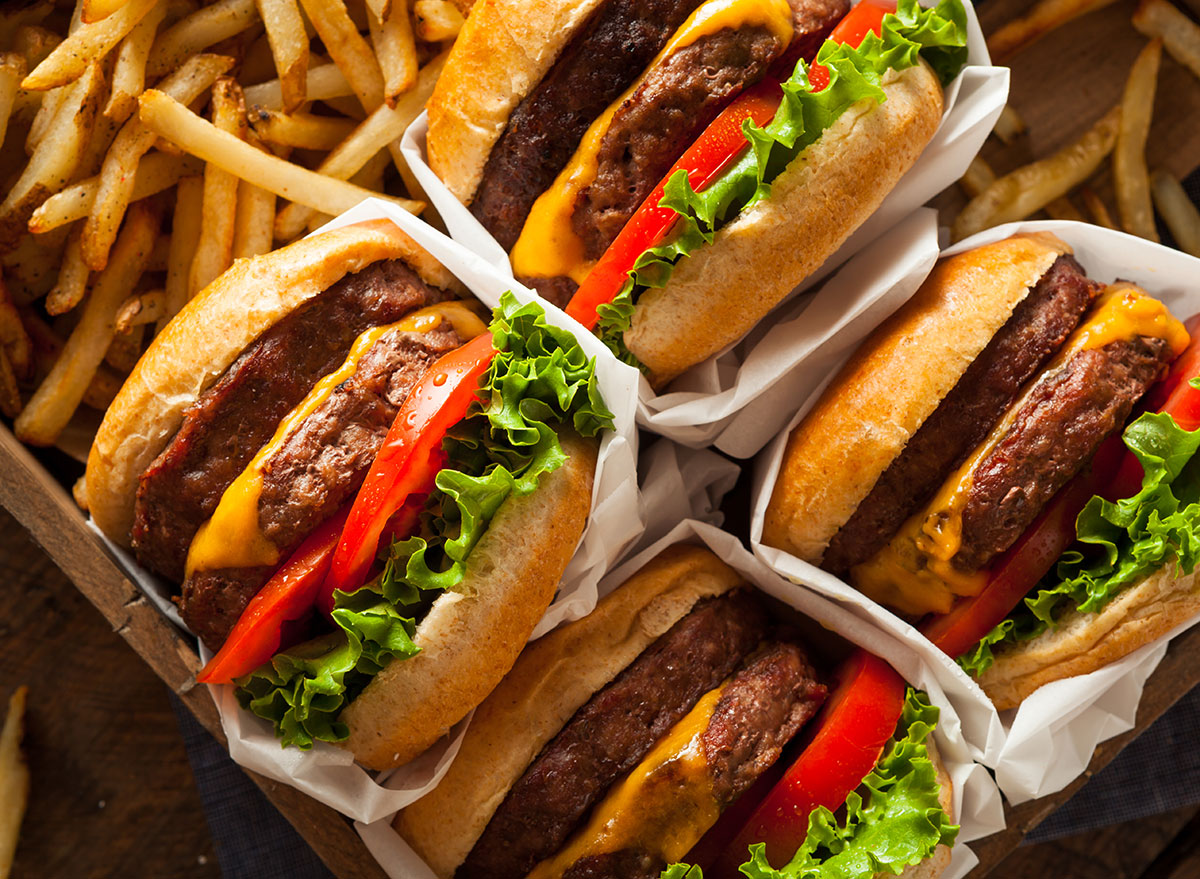6 Dangerous Side Effects of Eating Fast Food Every Day