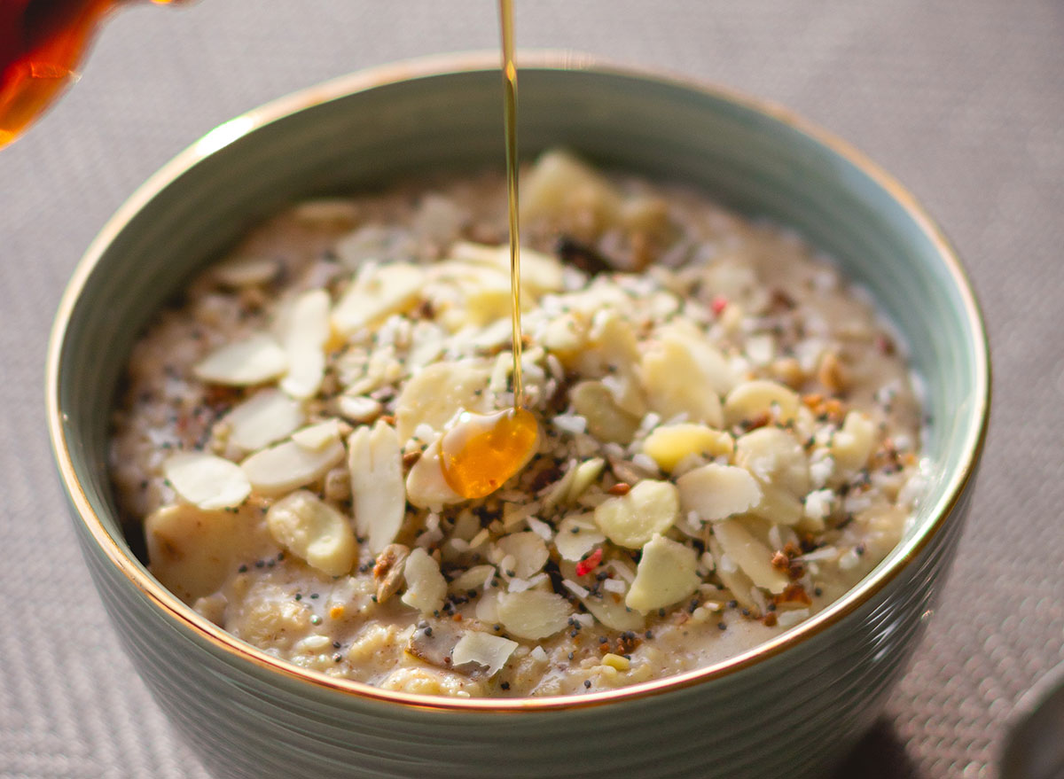 The Secret Oatmeal Trick For a Flat Belly, Says Dietitian — Eat This ...