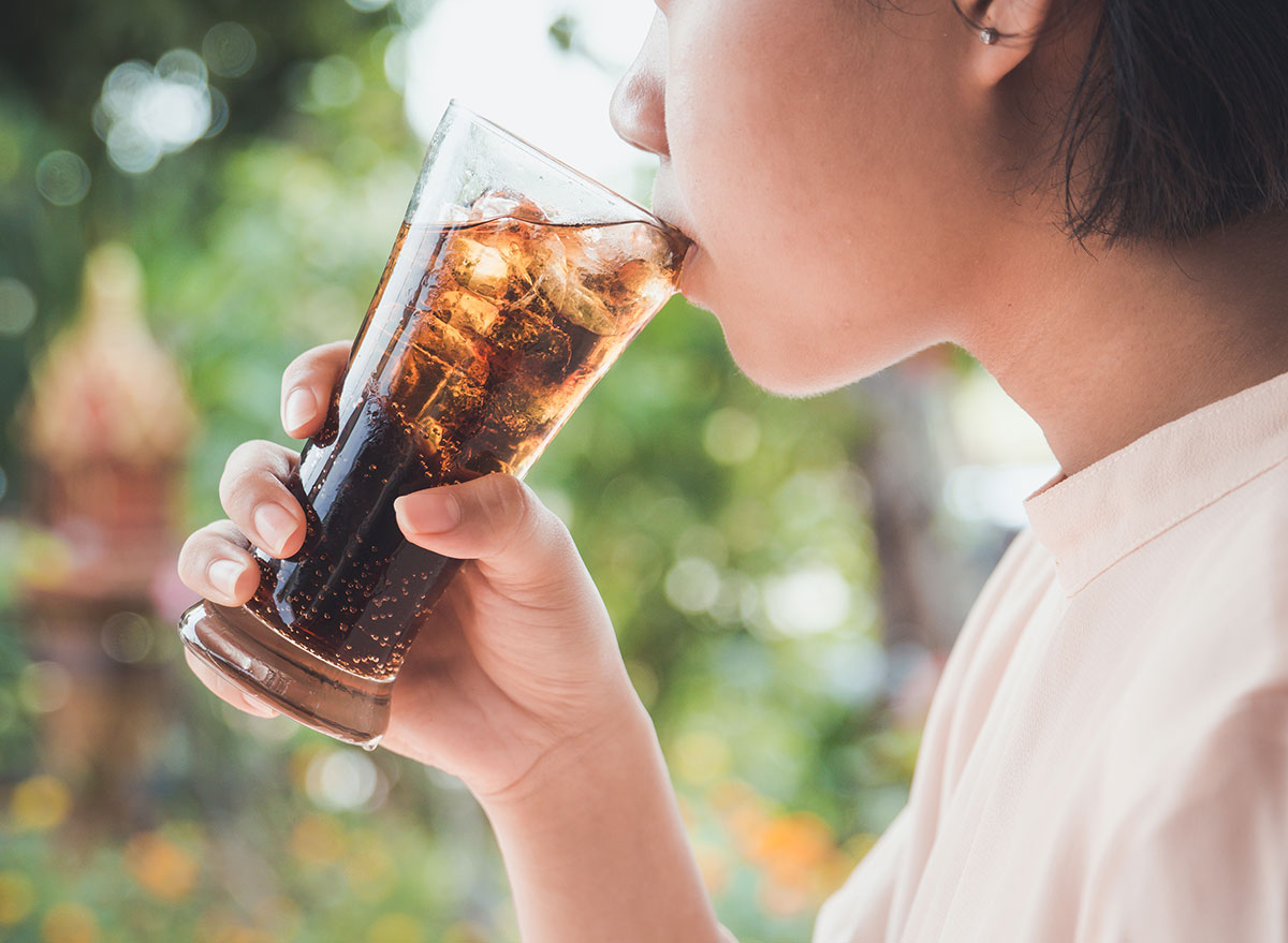 7 Effects of Drinking Diet Soda Every Day