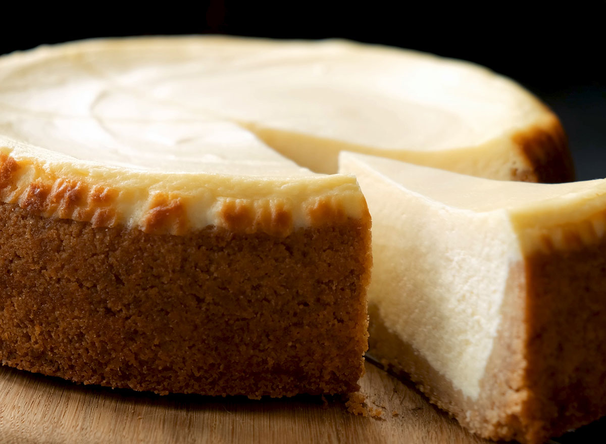 10 Restaurant Chains That Serve the Best Cheesecake