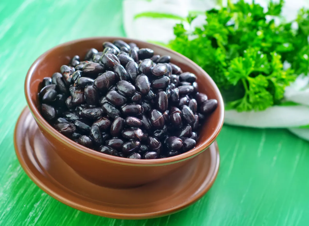 The 10 Worst Foods to Eat Before Flying