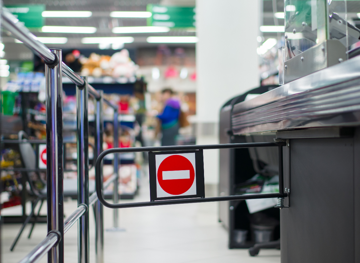 These 5 Grocery Stores Recently Shut Down Locations For Good — Eat This ...