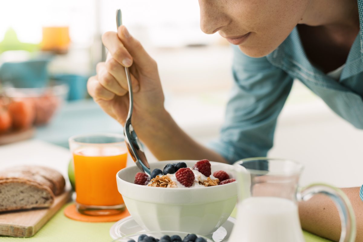 6 Best Breakfast Foods To Lose Belly Fat & Slow Aging