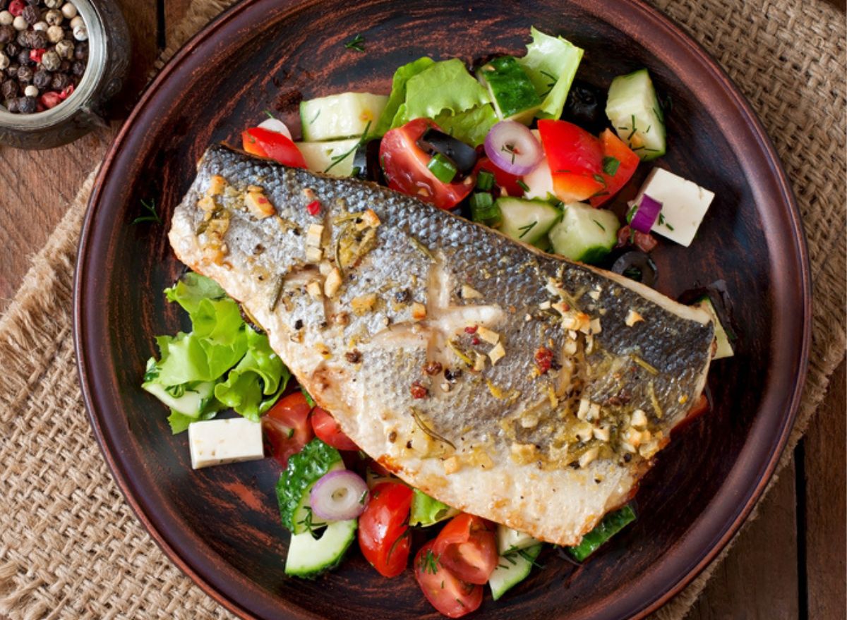 11 Amazing Benefits of Eating More Fish