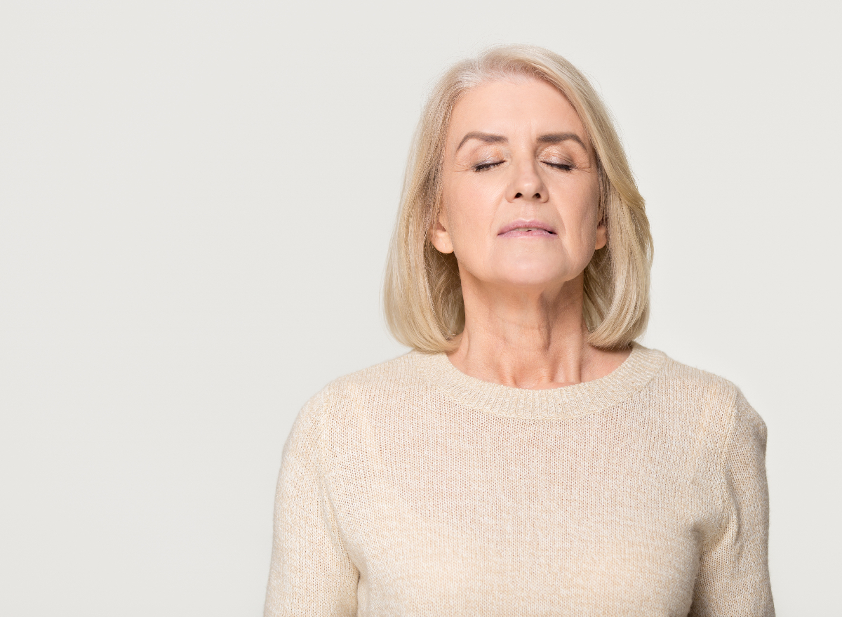 The 3 Best Exercises To Get Rid Of Sagging Skin Under Your Chin ...
