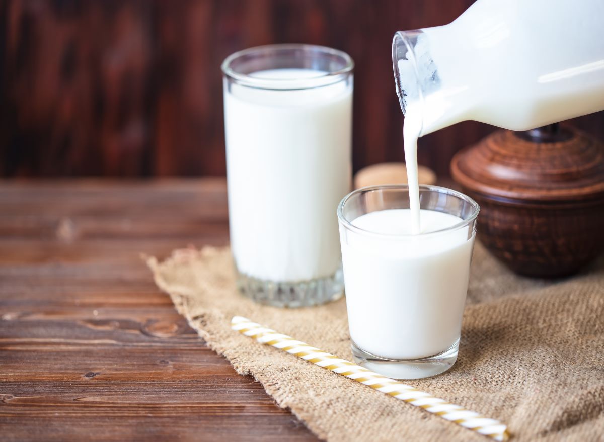 9 High-Protein Snacks for Gut Health That Are Dietitian-Approved