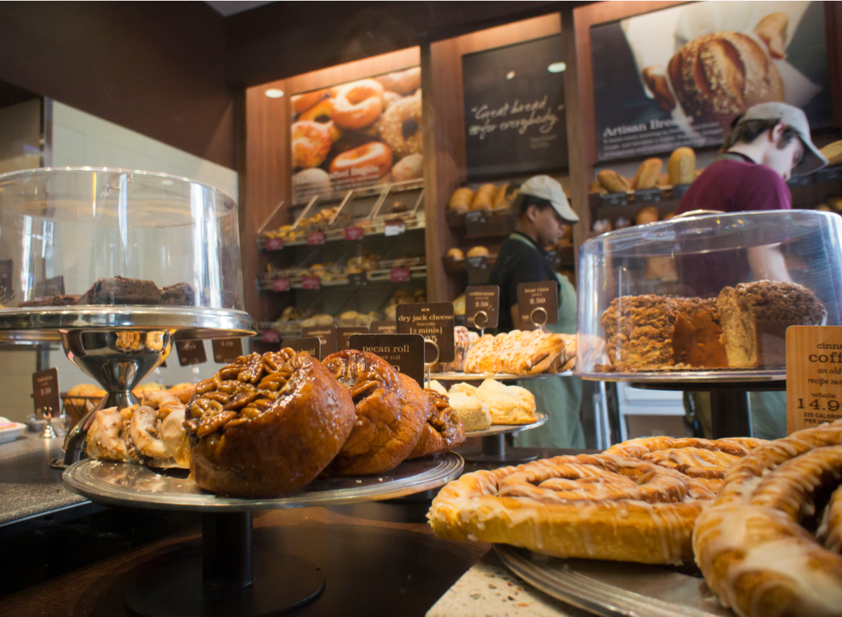 7 Bakery Chains That Serve the Freshest Baked Goods