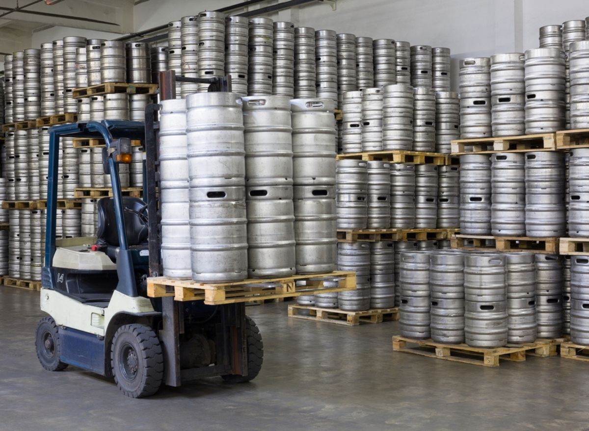 Surprising Ways Bottled Beer Is Different Than Draft — Eat This Not That