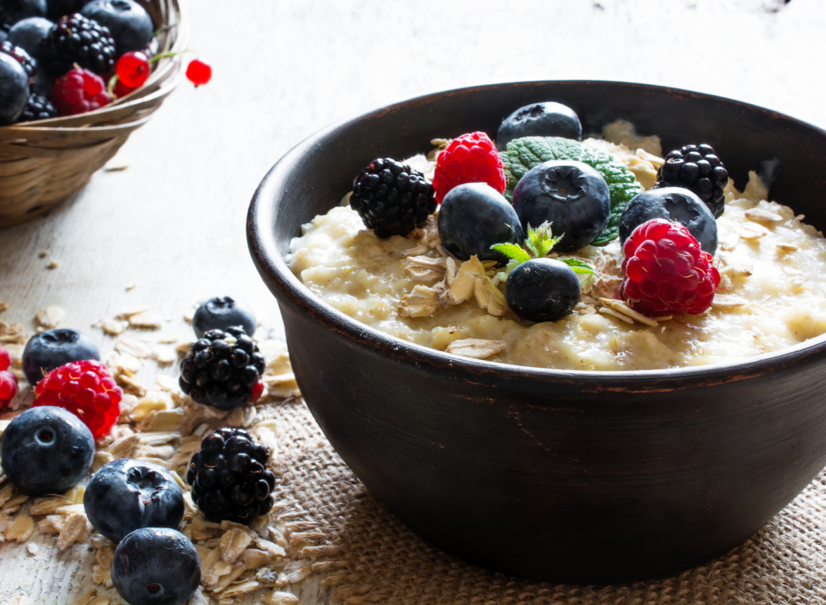 Can Eating Oatmeal Help You Lose Weight? A Dietitian Explains