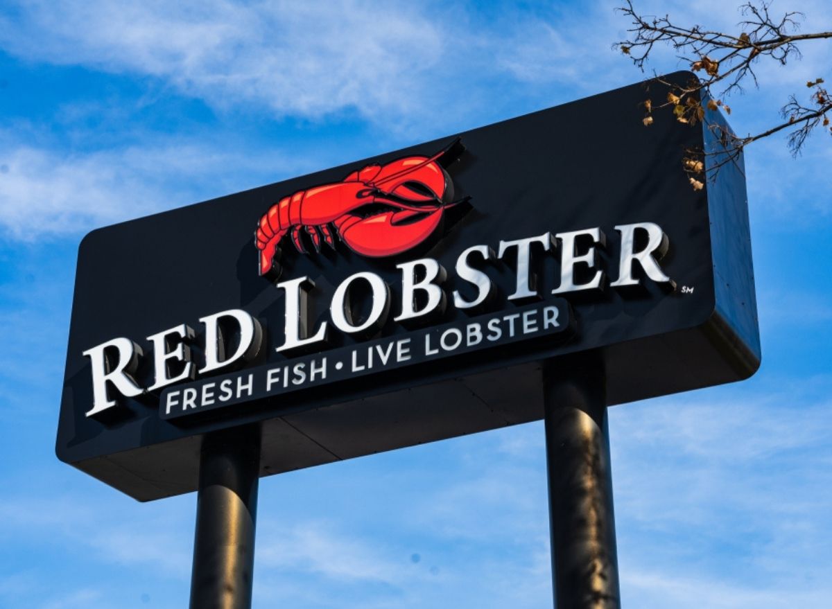 9 Secrets Red Lobster Doesn’t Want You to Know — Eat This Not That