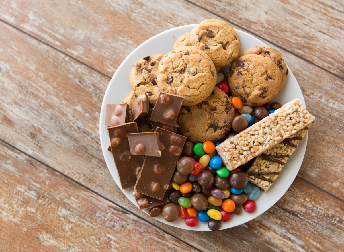 7 Warning Signs You’re Eating Too Much Sugar