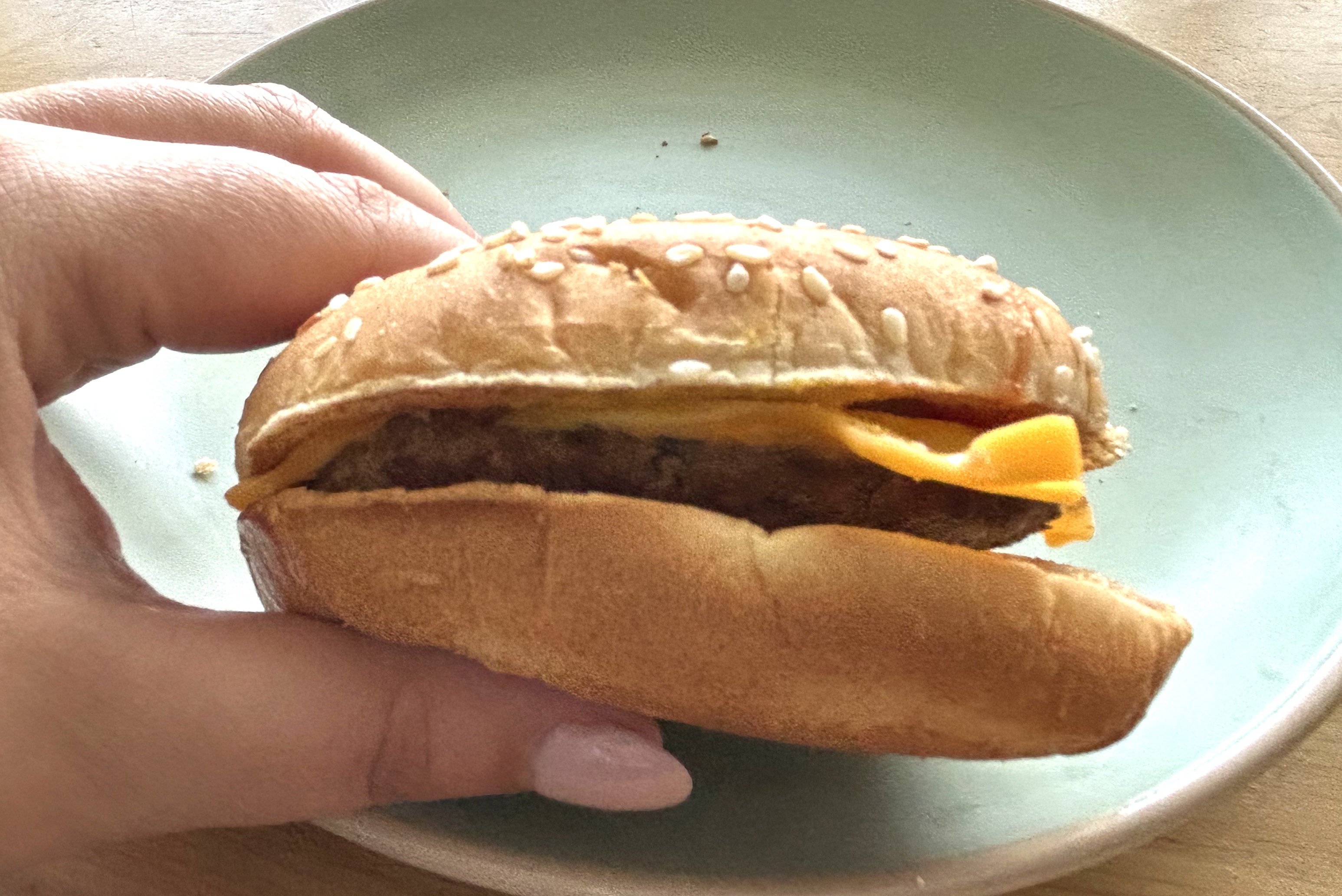 11 Fast-Food Cheeseburgers, Tasted & Ranked