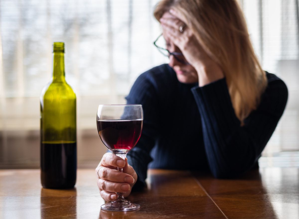 5 Warning Signs You Should Stop Drinking Wine Immediately — Eat This ...