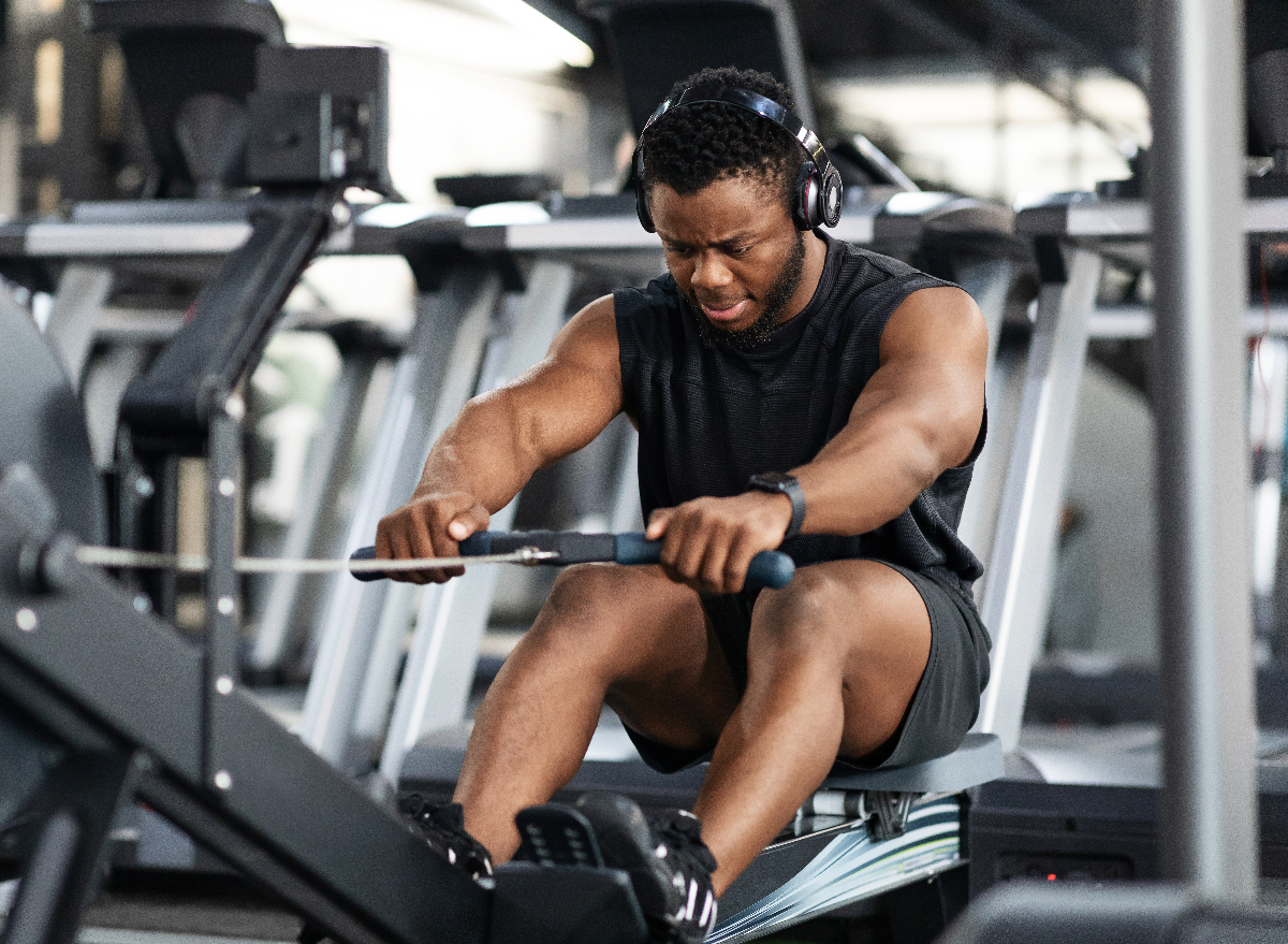 The Best Rowing Workouts for Weight Loss Your Routine Needs, Trainer ...