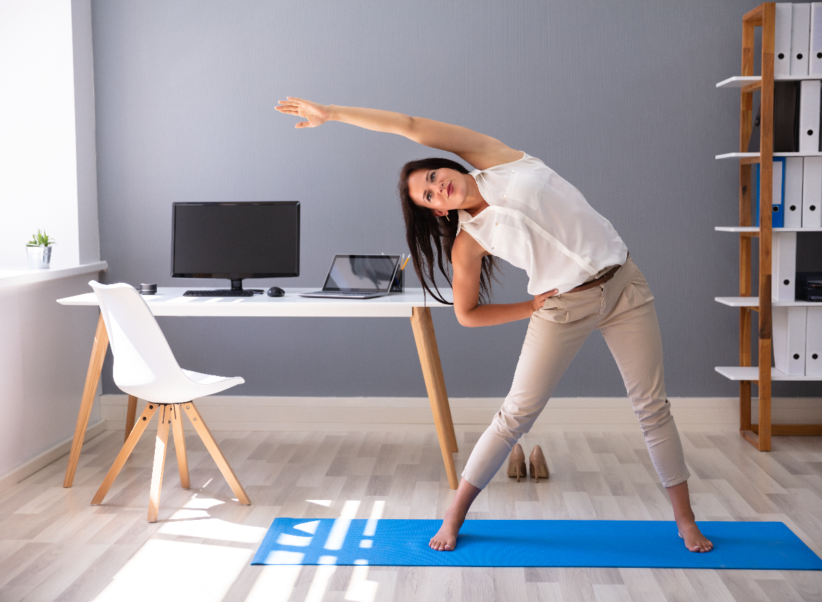 These In-office Workouts Will Seriously Enhance Your Day, Expert Says ...