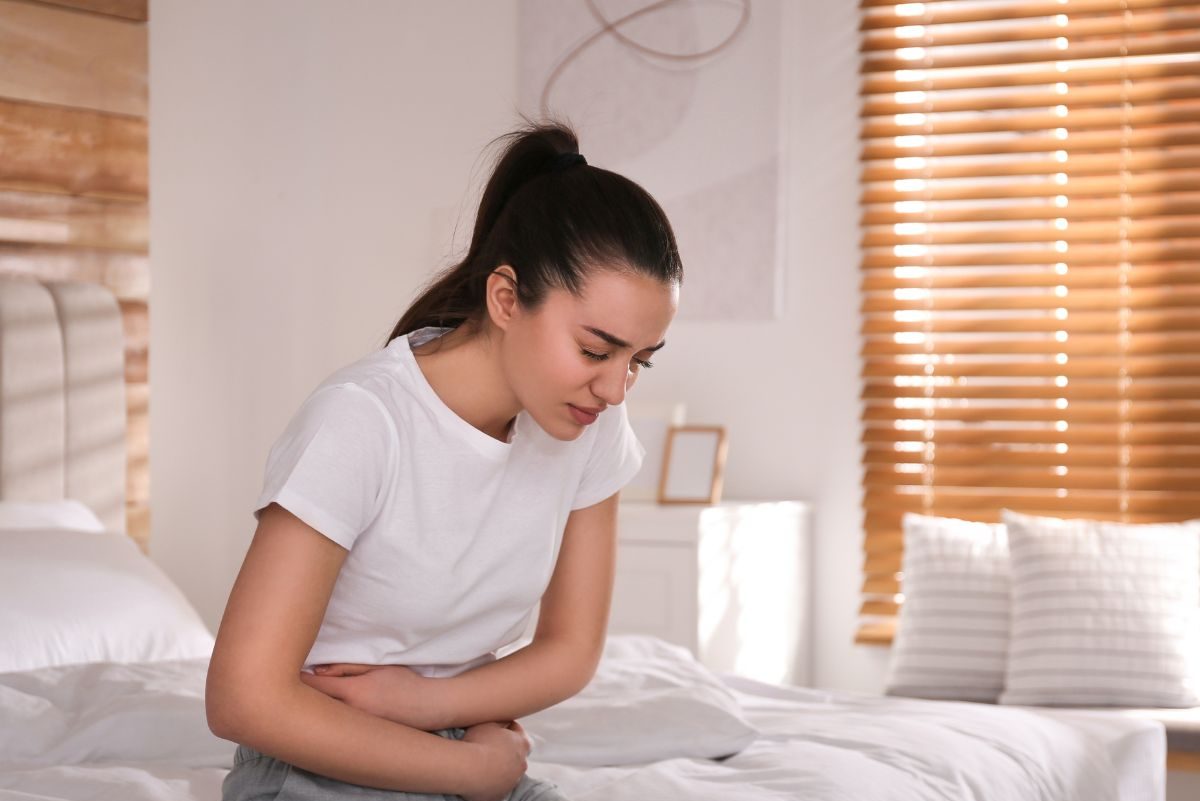 3 Signs Your Gut Is Unhealthy, and 3 Foods That Can Help