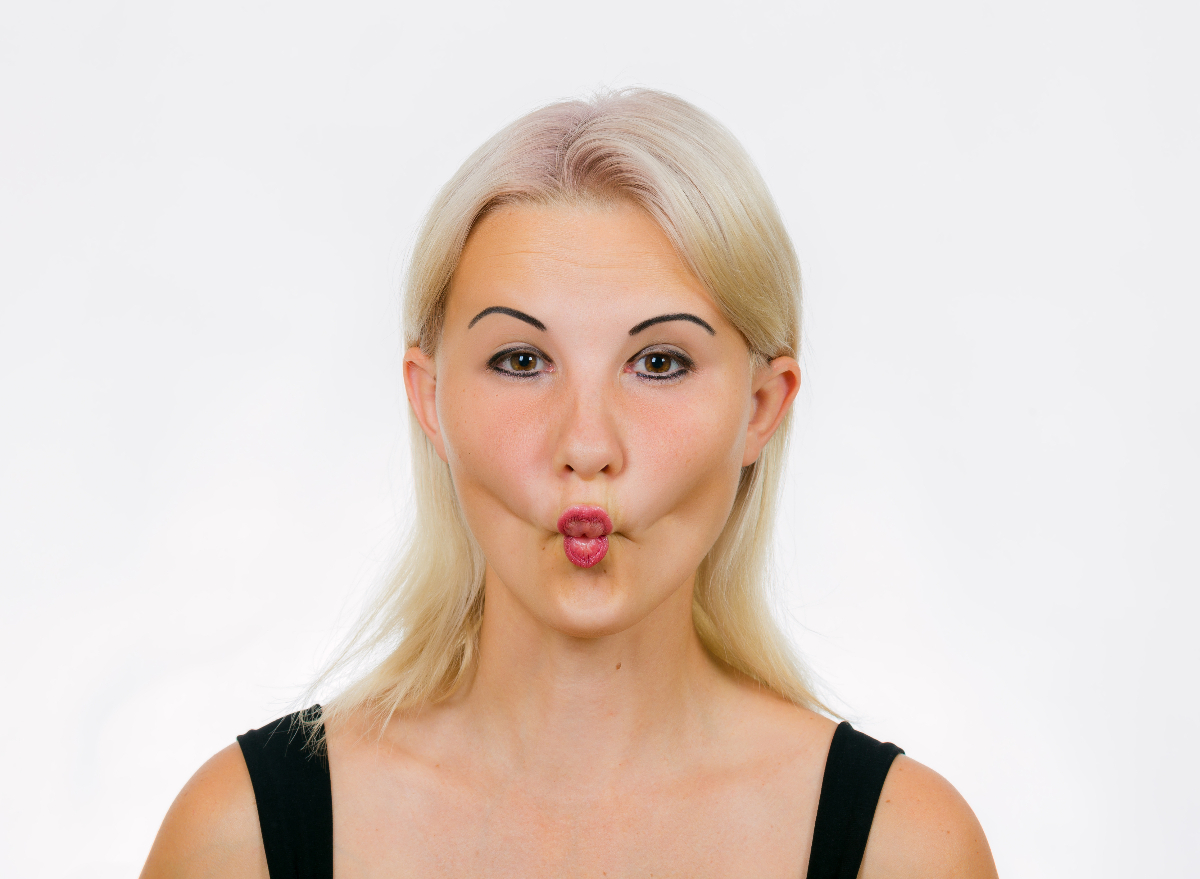 Easy Face Jowl Exercises To Tighten Up Saggy Skin, Fitness Experts Say ...