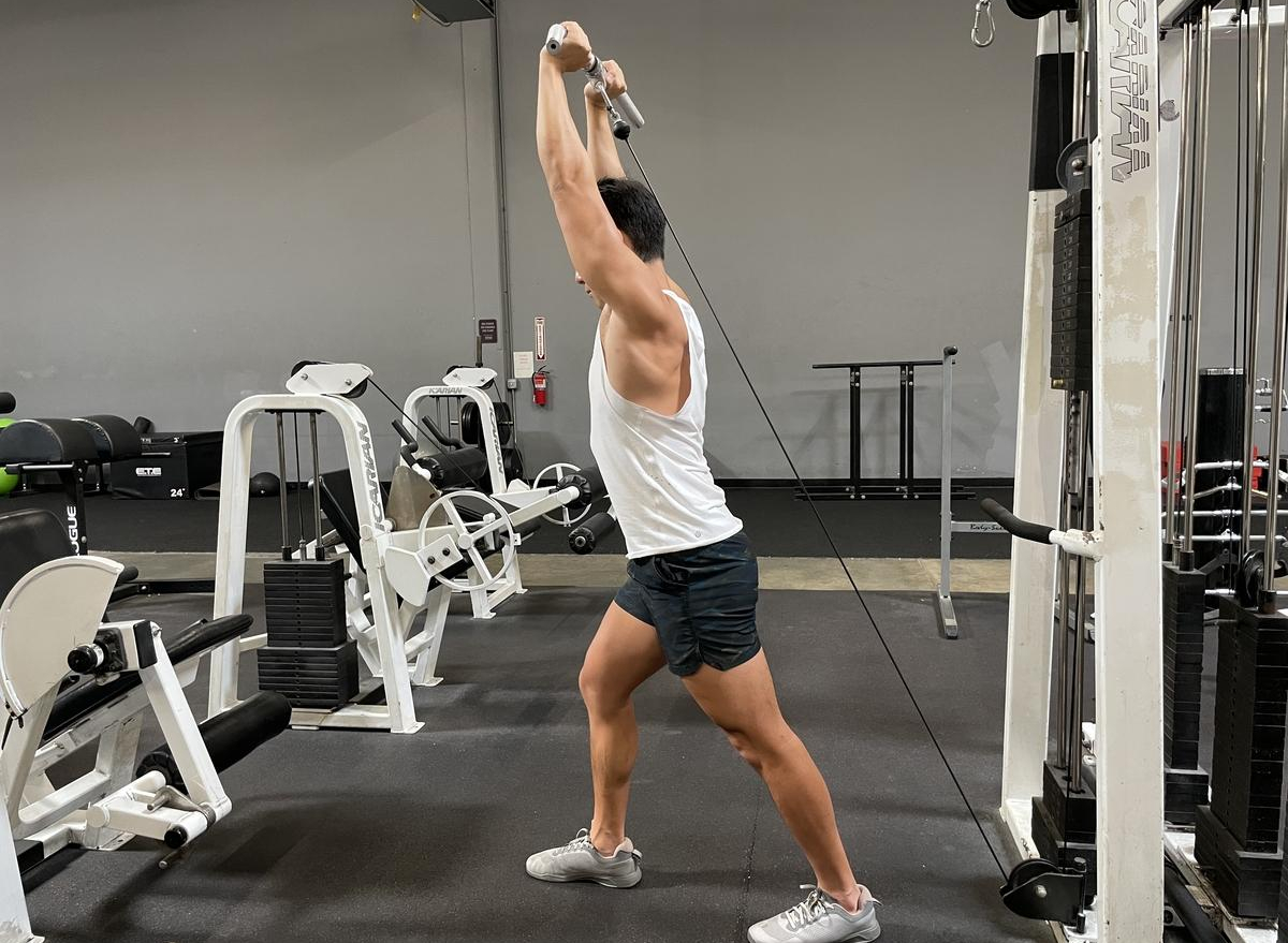 5 Exercises for Bingo Wings That’ll Firm Your Flabby Arms, Says Trainer ...