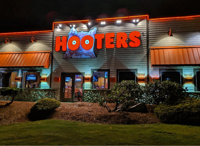 8 Strict Rules That Have Gotten Hooters Girls Fired — Eat This Not That