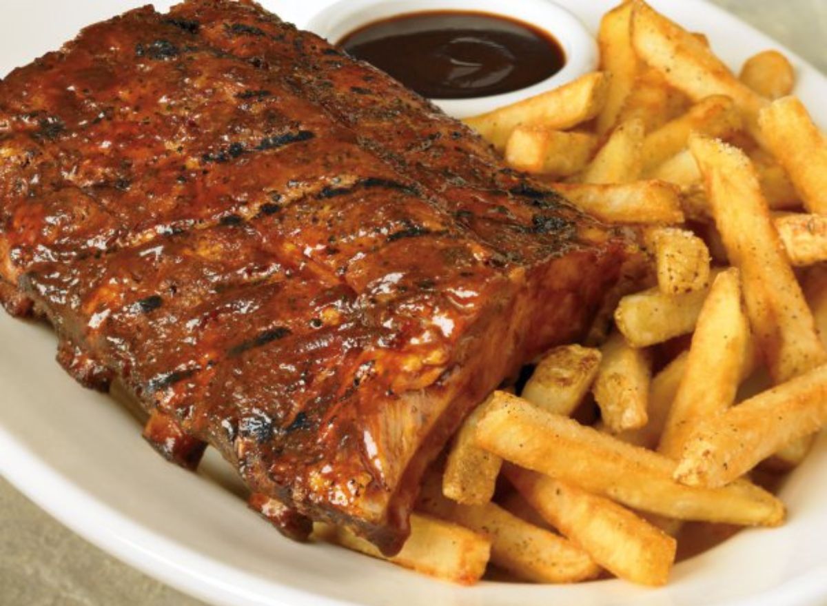 10 Restaurant Chains That Serve the Best Ribs