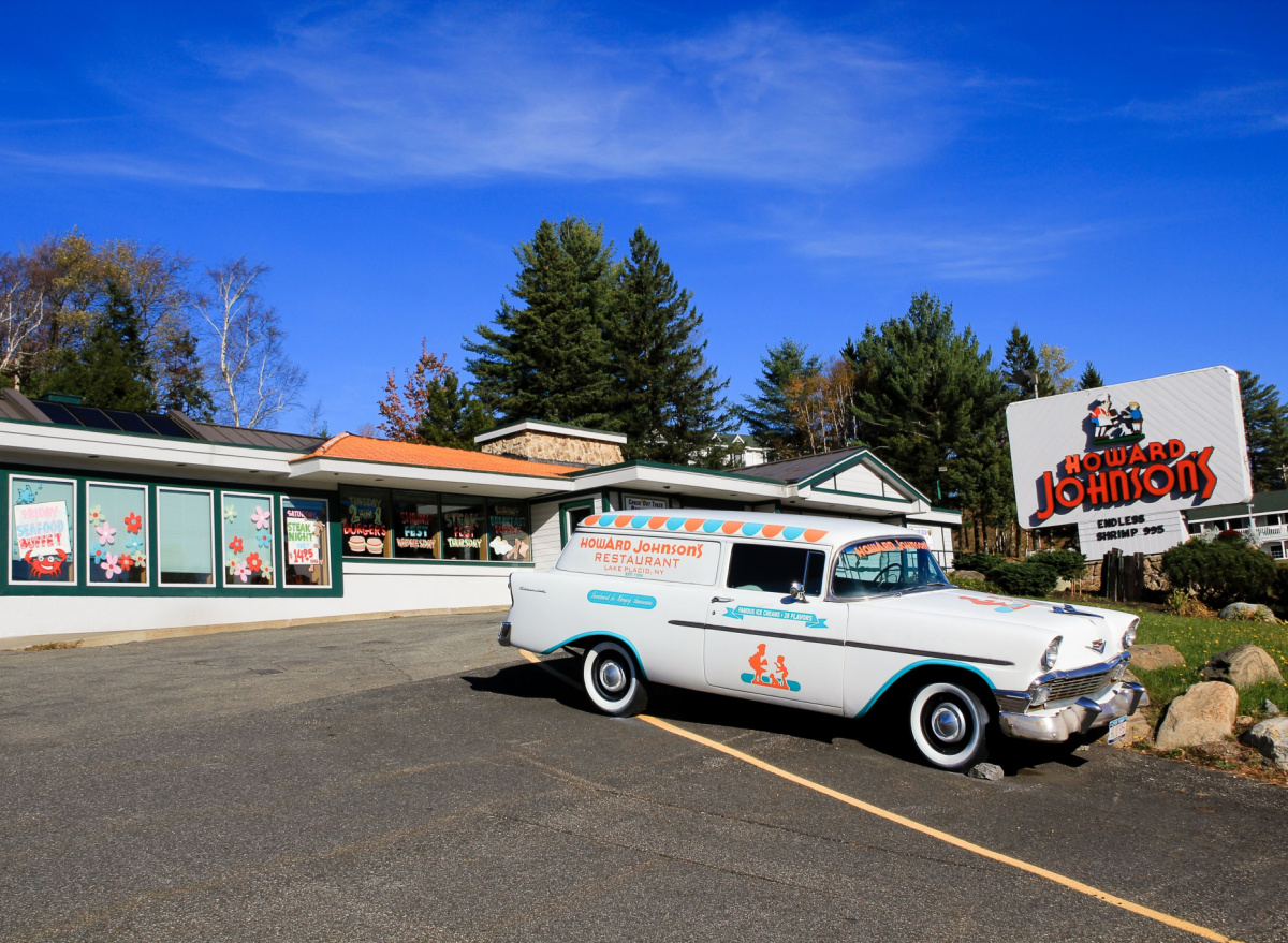7 Family Restaurant Chains That Went Out of Business