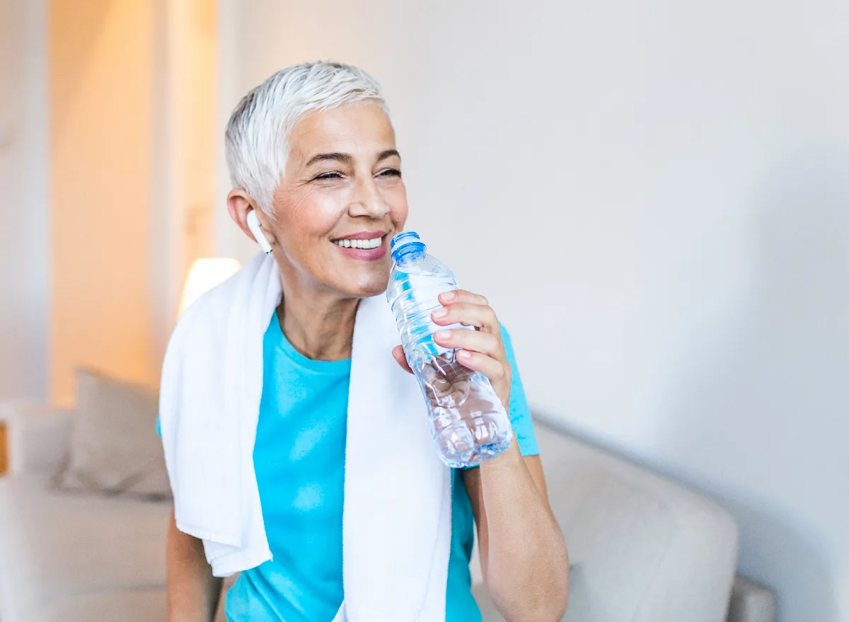8 Anti-Aging Hydration Tips for Adults Over 40, According to an Expert