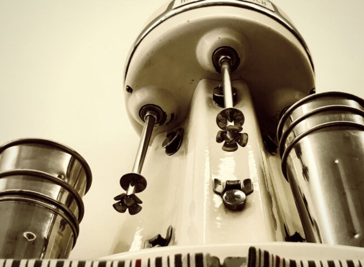 12 Lies Restaurant Servers Admit to Telling Customers