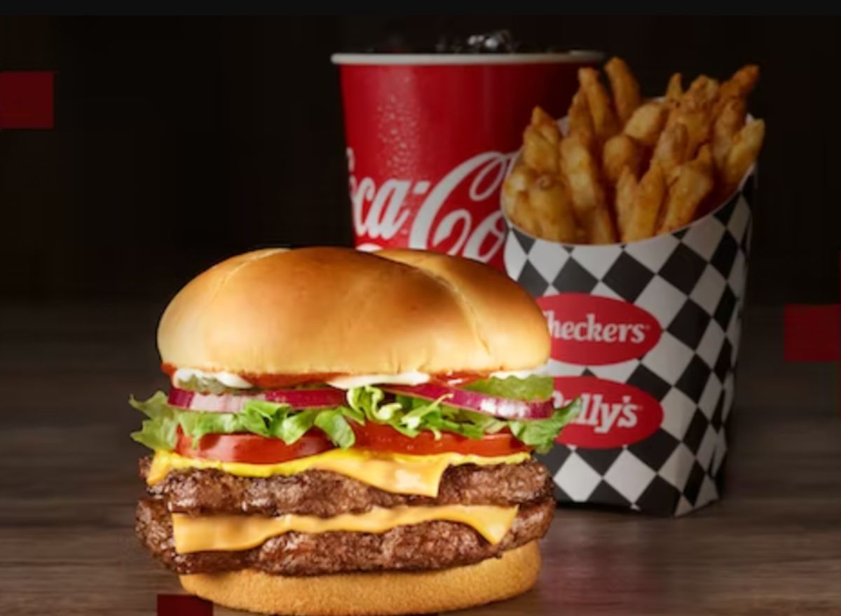 8 Cheapest Cheeseburger and Fry Combos at Popular Fast-Food Chains ...