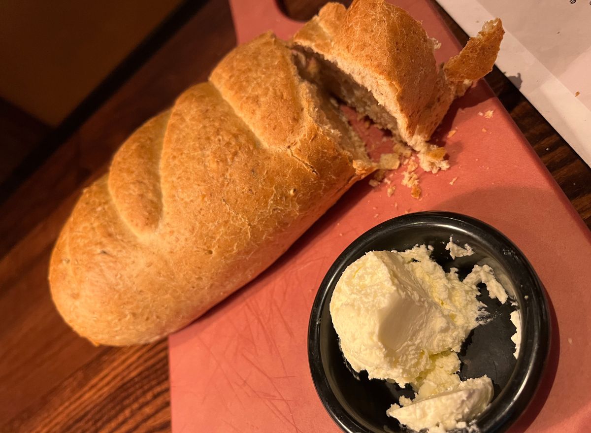 8 Restaurant Chains With the Best Bread Baskets