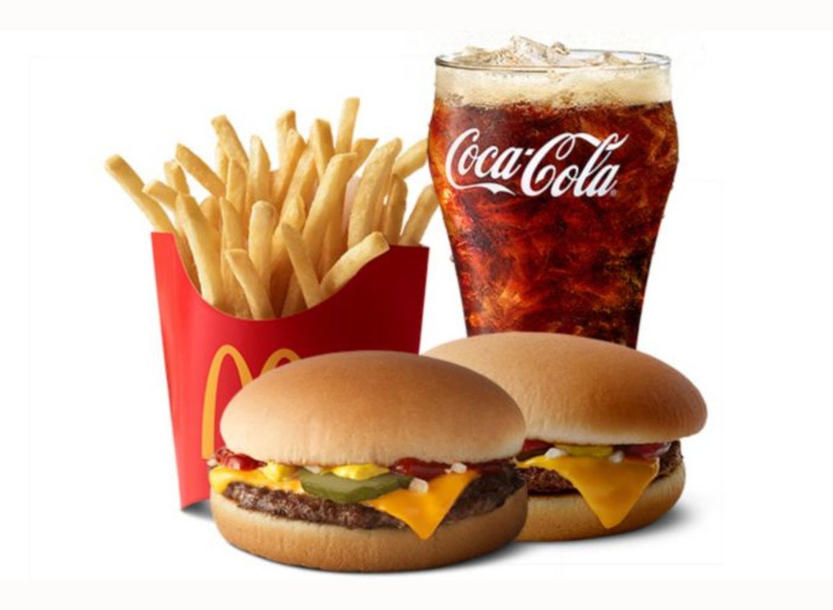 8 Cheapest Cheeseburger and Fry Combos at Popular Fast-Food Chains ...