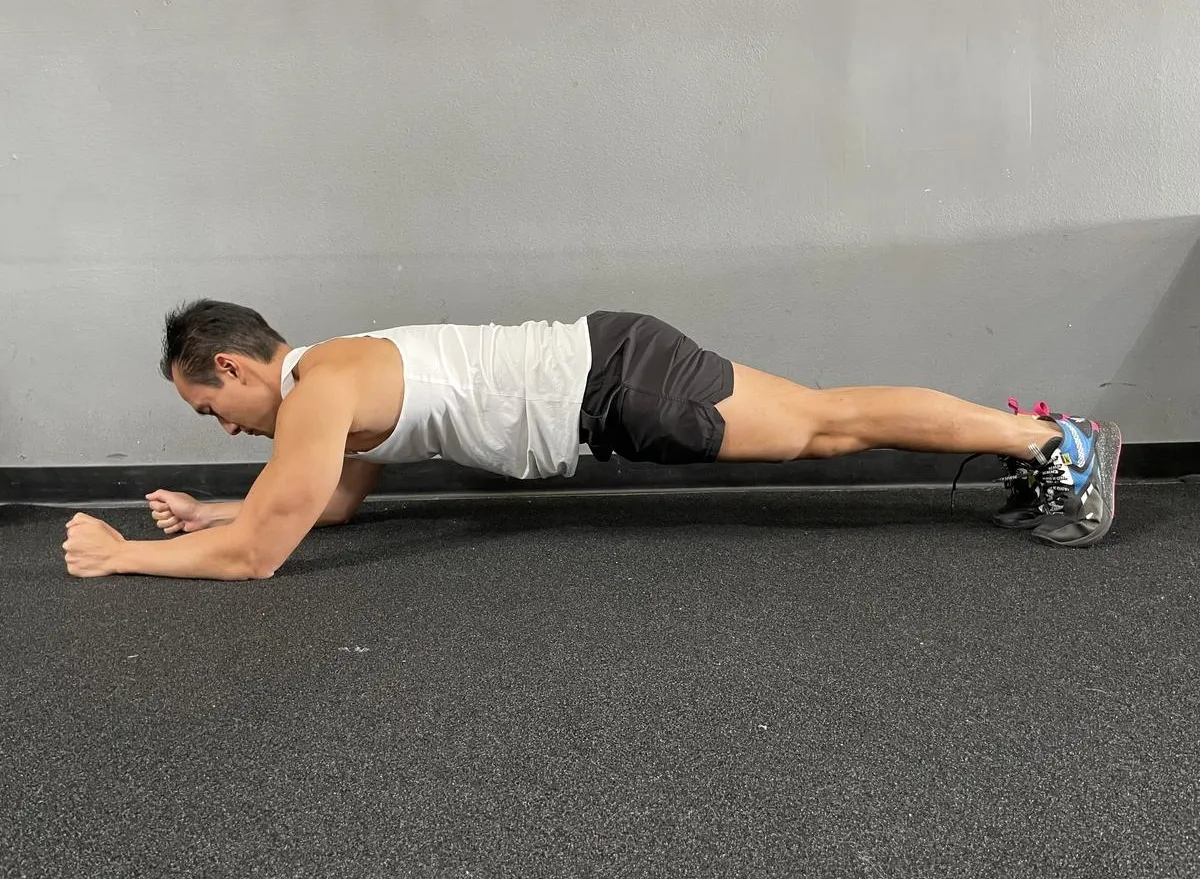 The Best Plank Exercises To Target Belly Fat According To A Trainer
