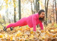 Debloat After Thanksgiving With This “Turkey-Burn” Workout
