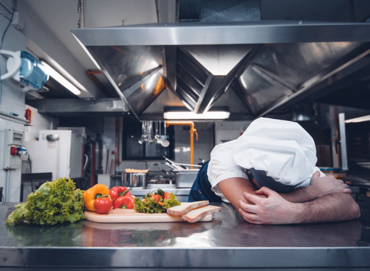 8 Kitchen Mistakes That Chefs Dislike
