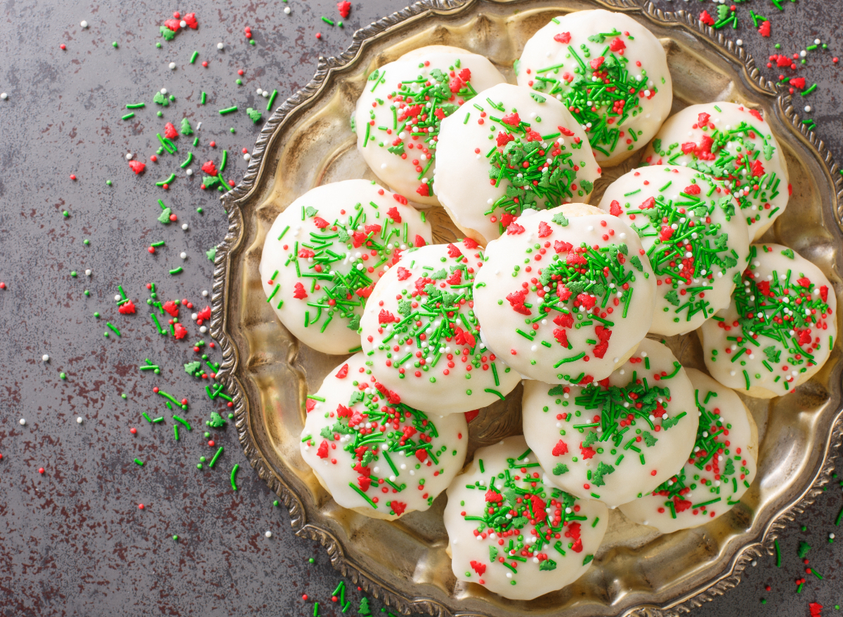 9 Worst Classic Holiday Desserts No One Makes Anymore