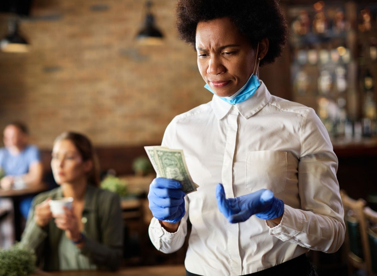 Here's How Much You Should] Be Tipping At Restaurants Now