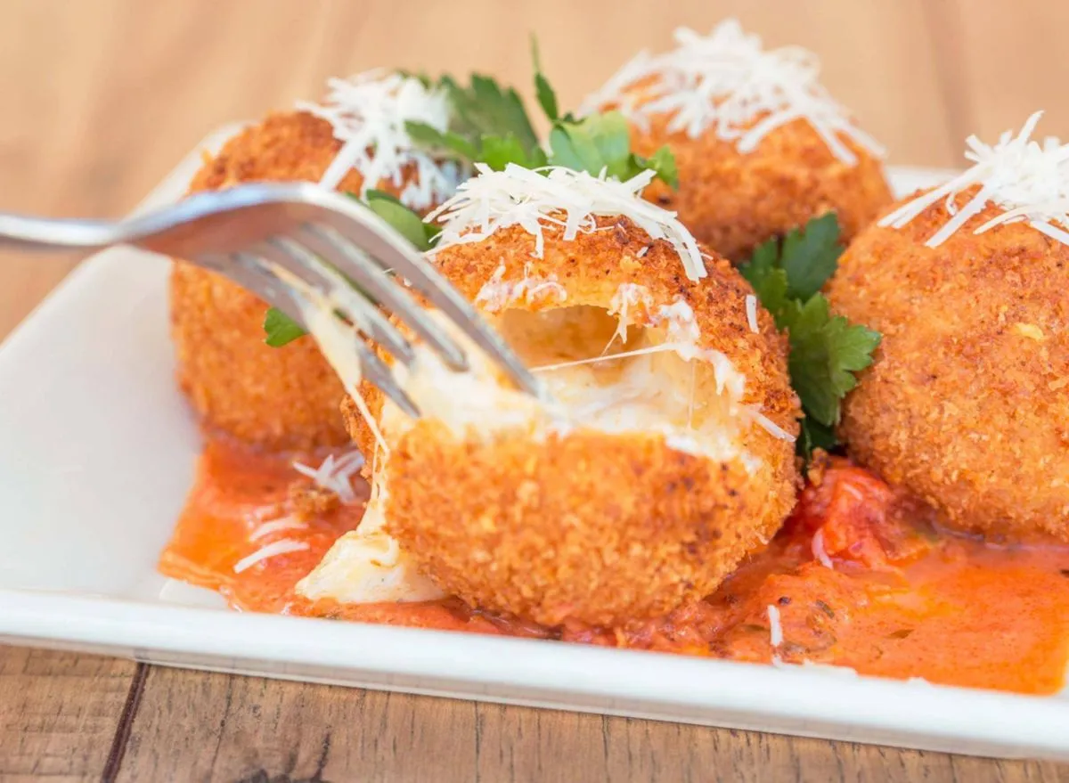 6 Restaurant Chains That Serve Real Mac and Cheese