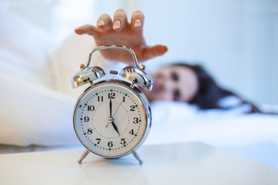 4 Ways Waking Up at 5 am Improved My Eating & Drinking Habits