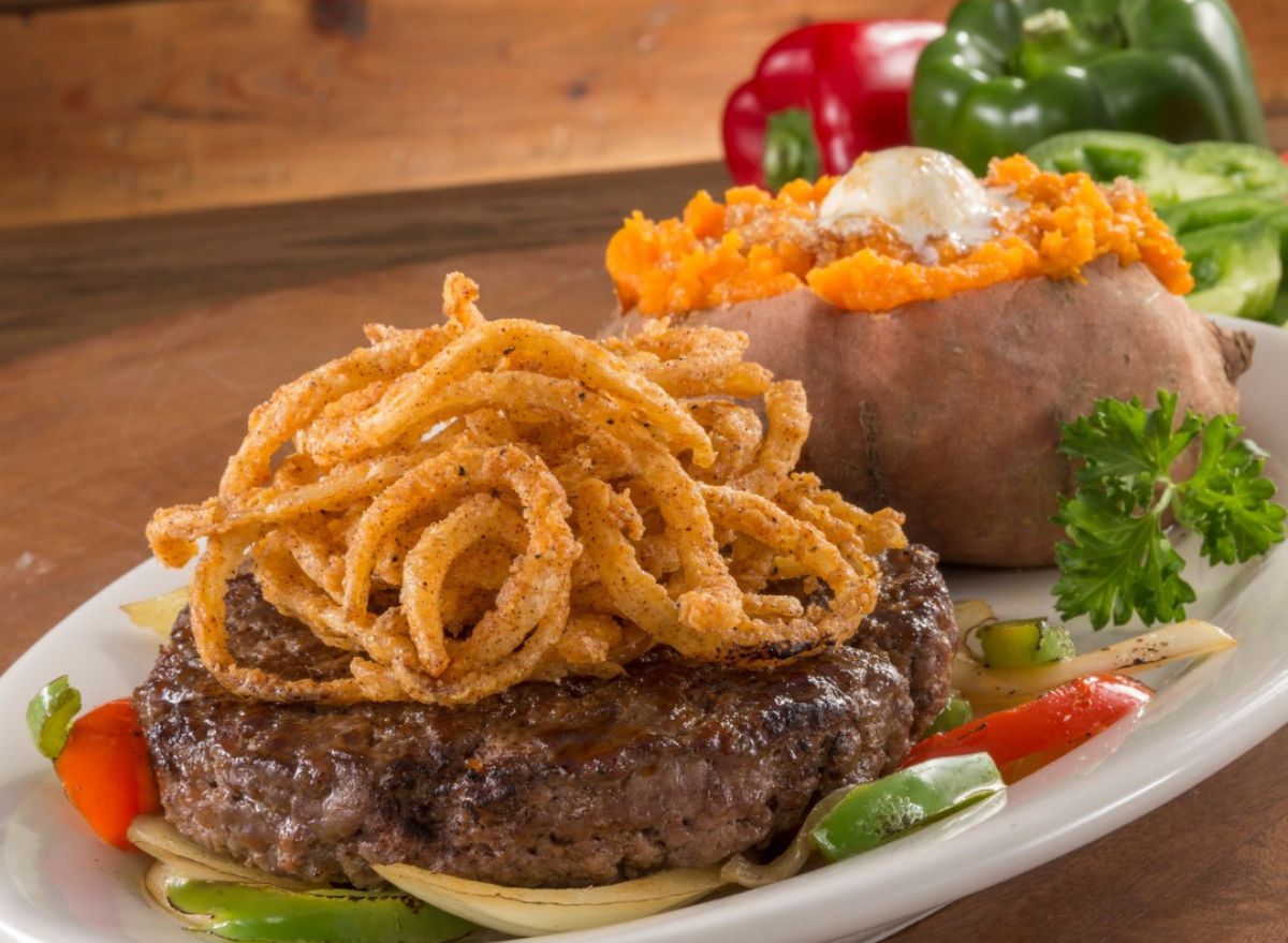 10 Steakhouses That Serve Hand-Cut Steaks To Order - Internewscast Journal